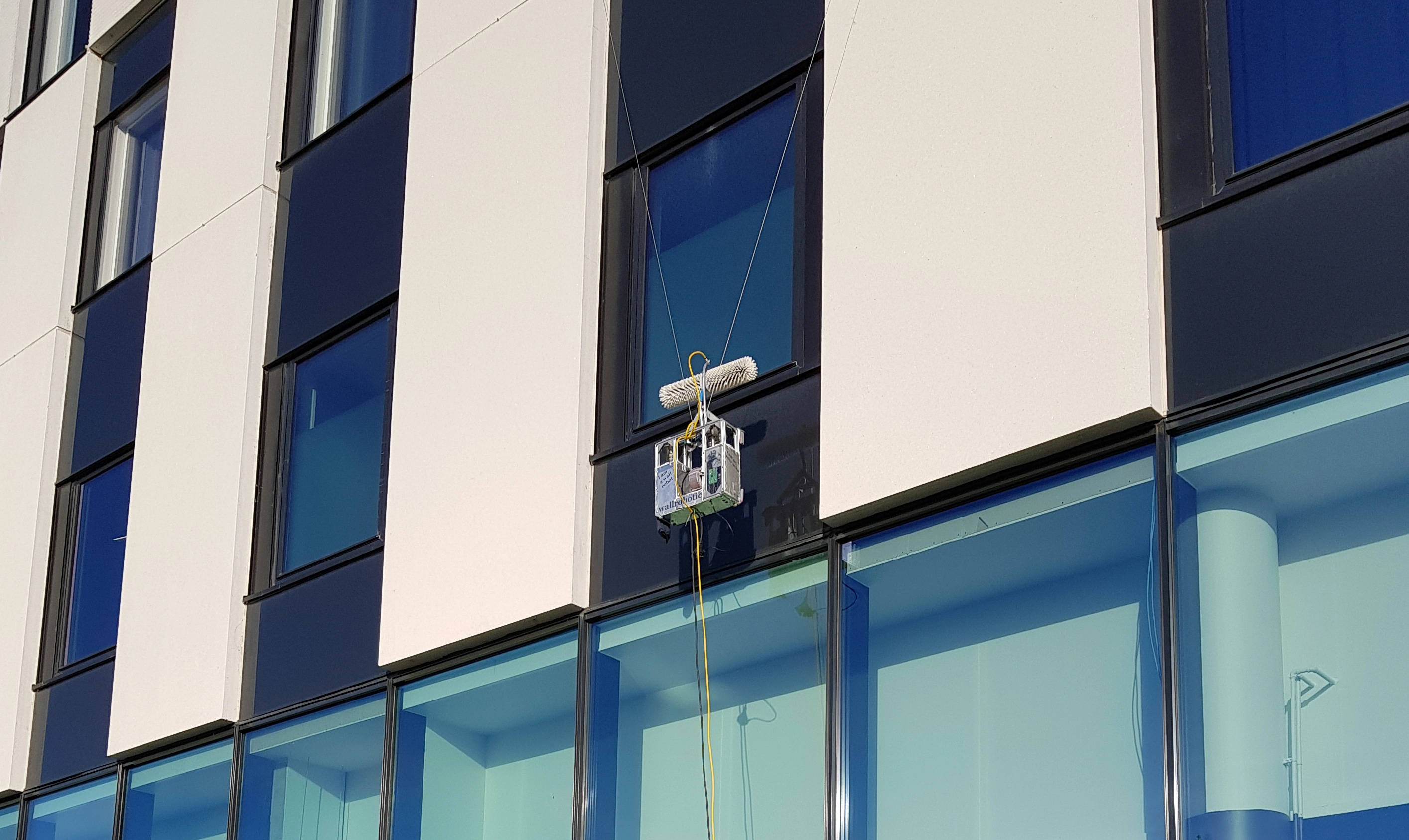 Window Cleaning Robot: Autonomously cleans walls and windows of tall ...